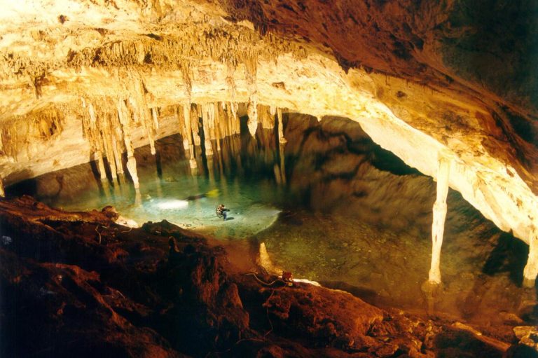 Grutas de Balankanché, un destino escondido cerca de Chichén Itzá