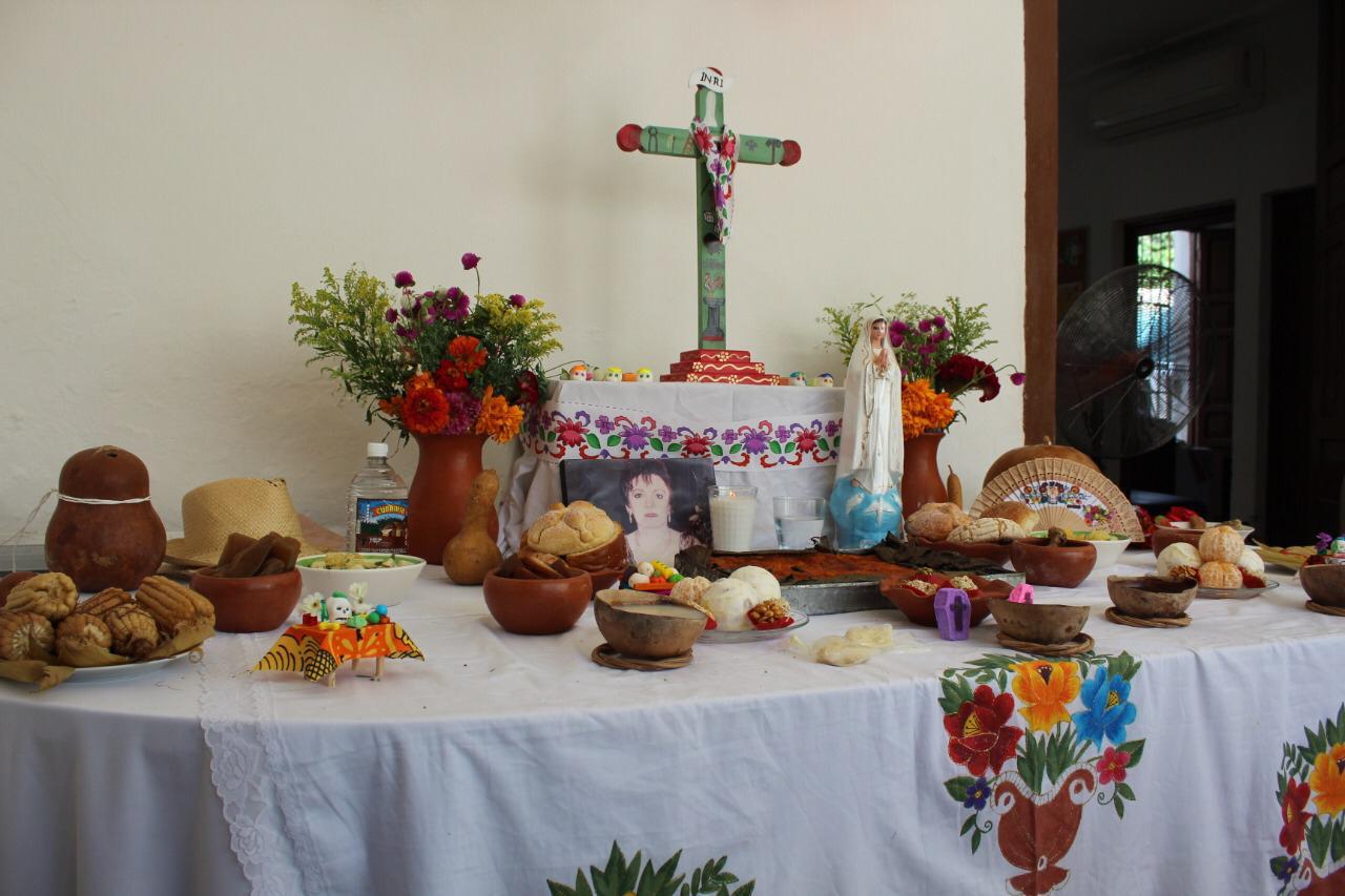 Altar de muertos, ¿qué elementos lleva y qué significan?