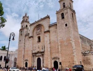 Descubre la Catedral de San Ildefonso en Mérida - Descubro